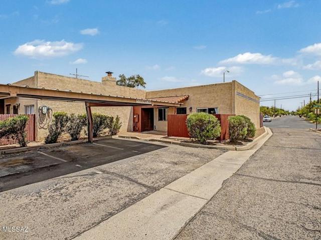 3300 E Delma Dr, Tucson, AZ 85716