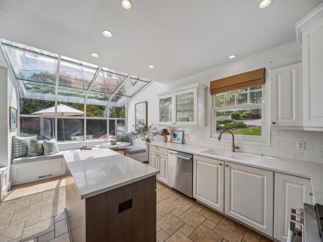 3300 Elmwood Drive