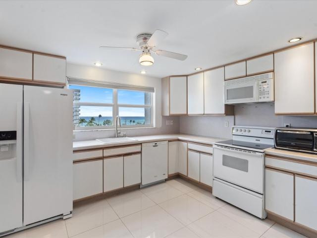 3300 S Ocean Boulevard, 617 c, Highland Beach, FL