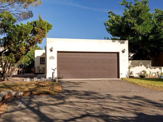 3300 Saint Andrews Drive SE