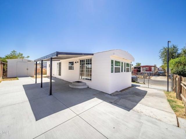 3300 W 15th St Spc 86, Rosamond, CA 93560