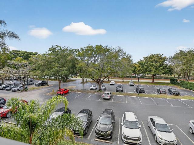 3300 W Rolling Hills Cir, Unit 302, Davie, FL 33328 | MLS #A11970