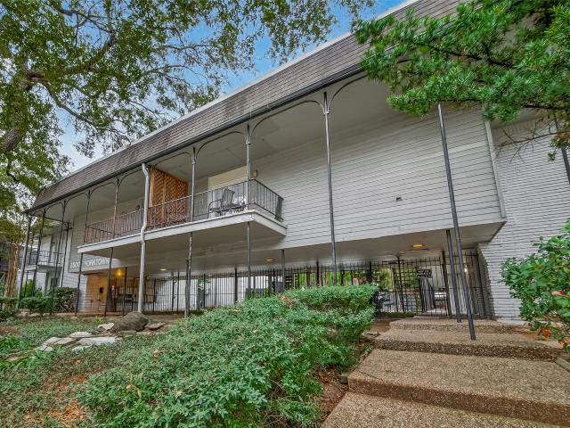 3300 Yorktown St, Unit 15, Houston, TX 77056 | MLS #36602 | Compass