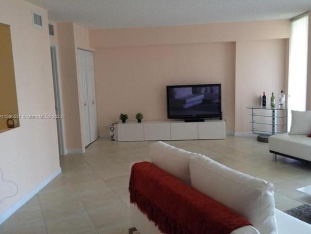 3300 191st St NE #1816, Aventura, FL 33180