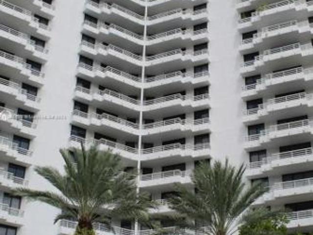 3300 192nd St NE #111, Aventura, FL 33180
