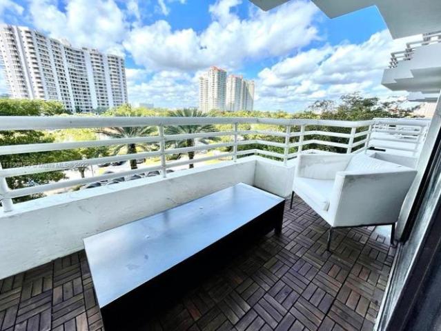 3300 192nd St NE #504, Aventura, FL 33180