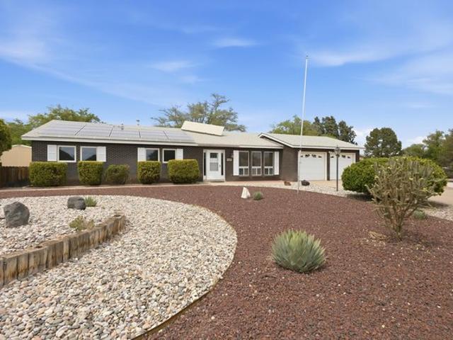 3301 May Cir SE, Rio Rancho, NM 87124