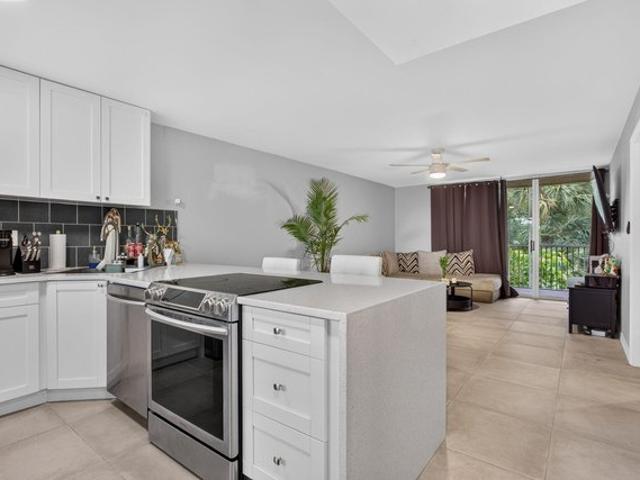 3301 NW 47th Ter Apt 308, Lauderdale Lakes, FL 33319