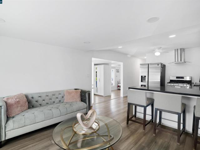 3301 Buchanan Rd 85