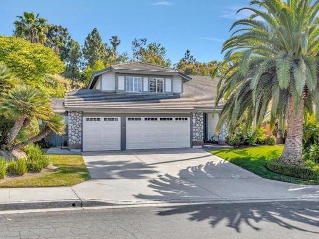 3301 Celinda Dr, Carlsbad, CA 92008