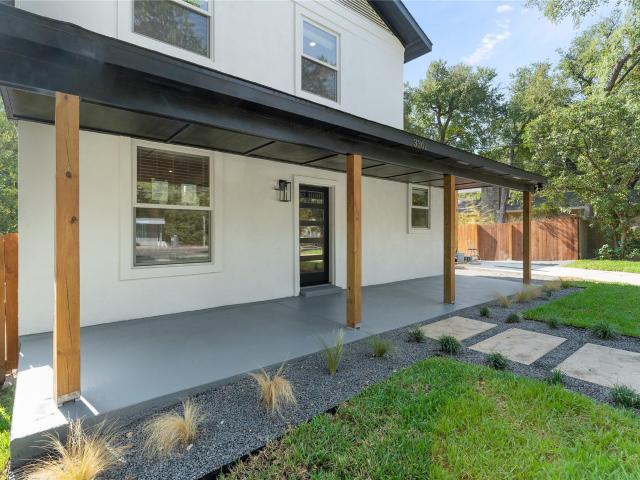3301 Duval St