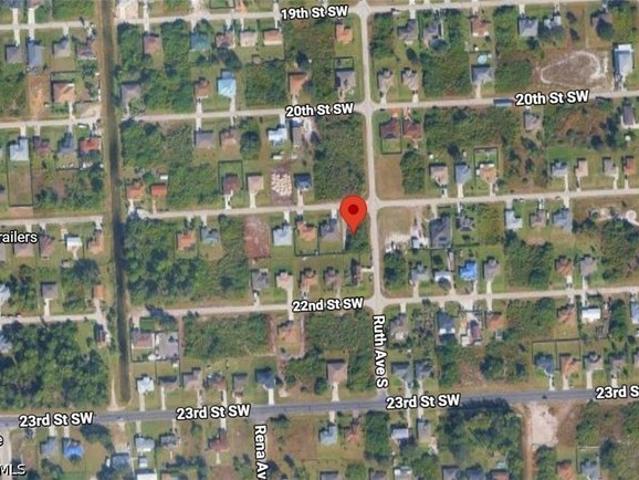 3301 E 21st St, Alva, FL 33920
