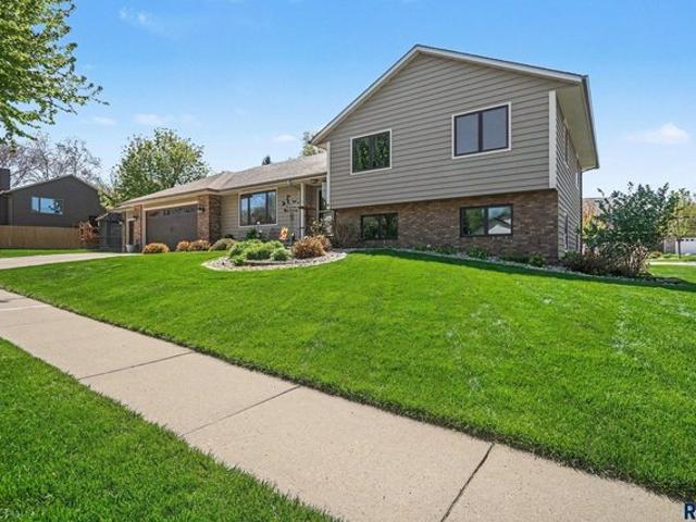 3301 E Marson Dr, Sioux Falls, SD 57103