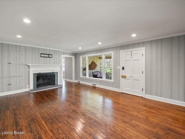 3301 Hunsinger Ln
