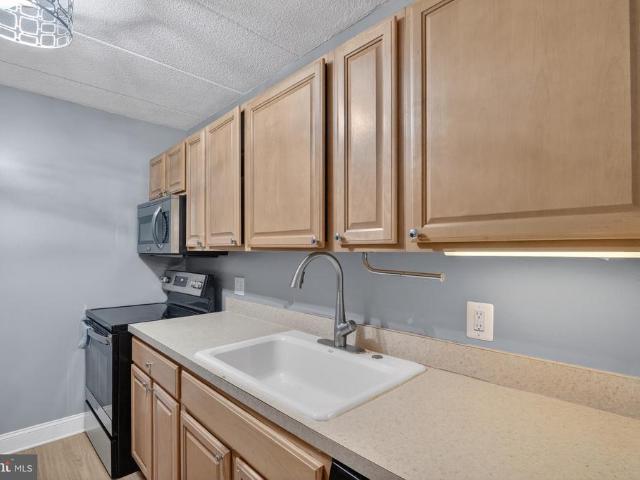 3301 Hewitt Avenue # 403