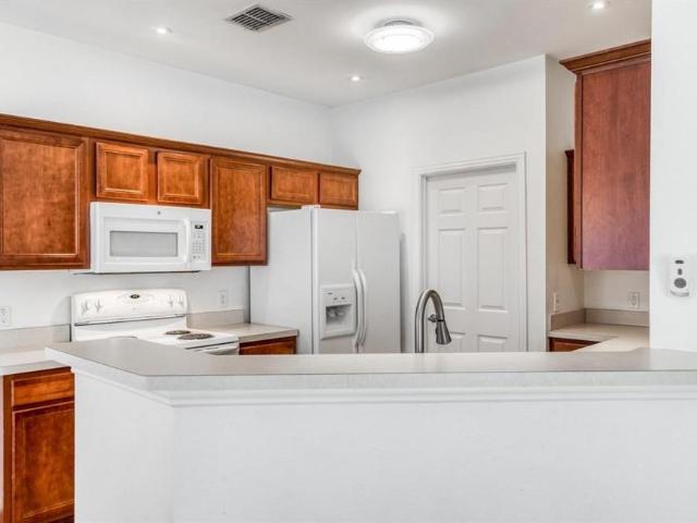3301 Paisano Trail
