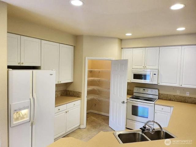 3301 Park Lane # A