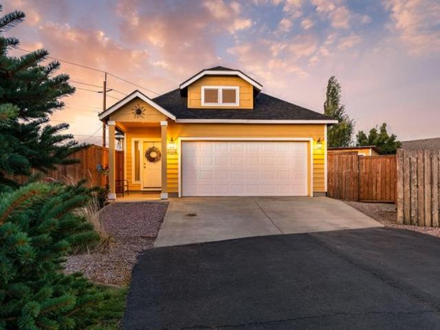 3301 SW Antler Ridge Ln, Redmond, OR 97756