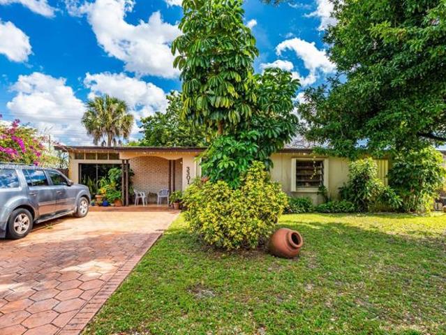 3301 SW 98th Ave, Miami, FL 33165