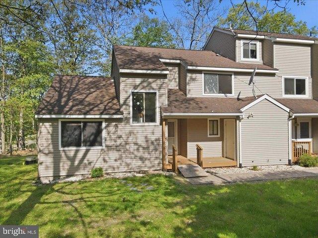 3301 Windermere Dr, Bushkill, PA 18324