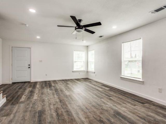 3301 8th Ave, Fort Worth, TX 76110 | MLS #21122 | Compass