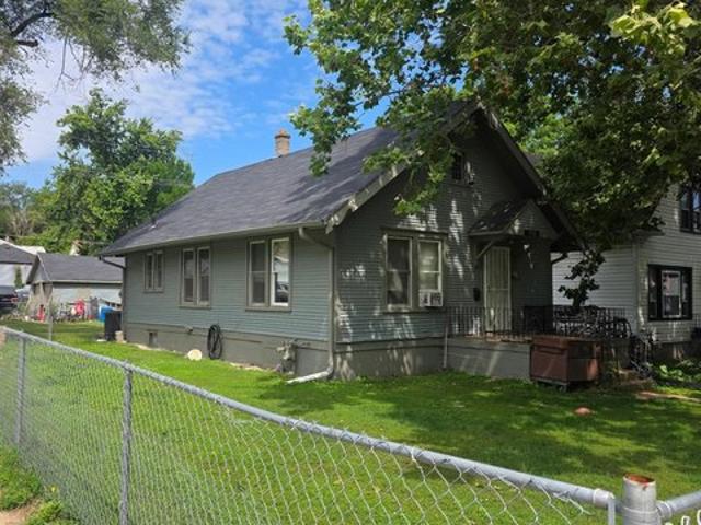 3302 N 41st St, Omaha, NE 68111