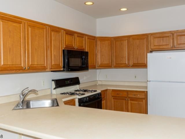 3302 Cleveland Ln # 302