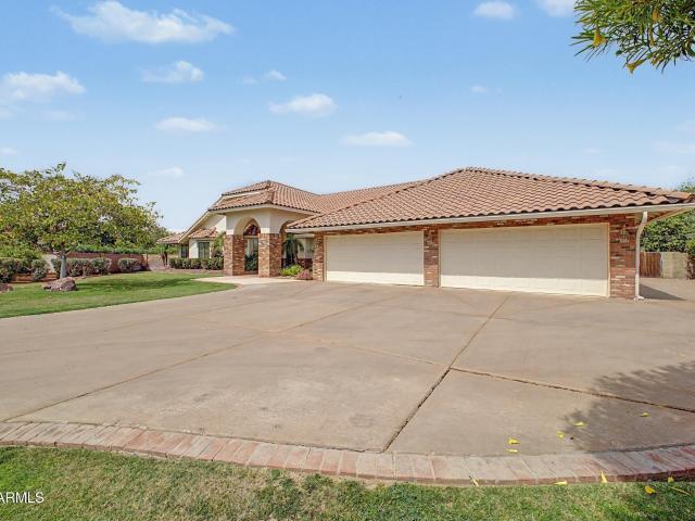 3302 E Draper Cir, Mesa, AZ 85213 | MLS #7014 | Compass