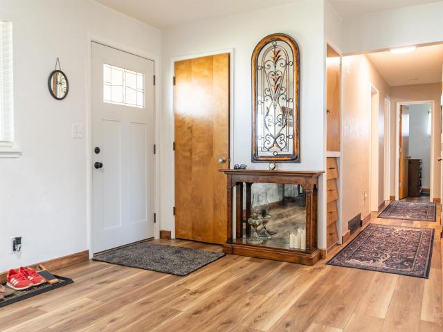 3302 S Midland