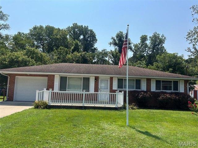 3303 Mission Rd, Alton, IL 62002