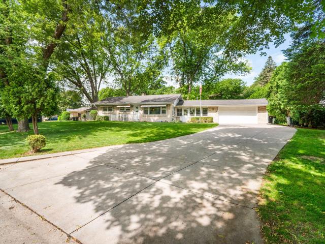 3303 N Knoll Blvd