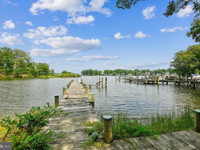 3303 Pocahontas Dr, Edgewater, MD 21037