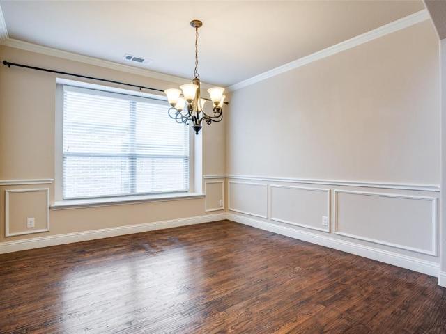 3303 Robin Trail