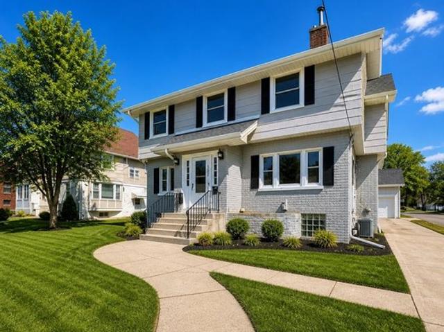 3303 University Ave, Des Moines, IA 50311