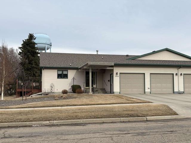 3303 7th St SW, Minot, ND 58701