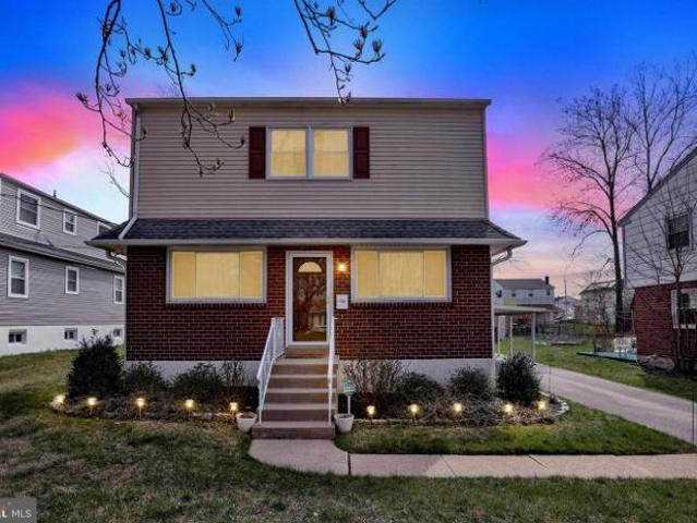 330 7th Ave, Folsom, PA 19033