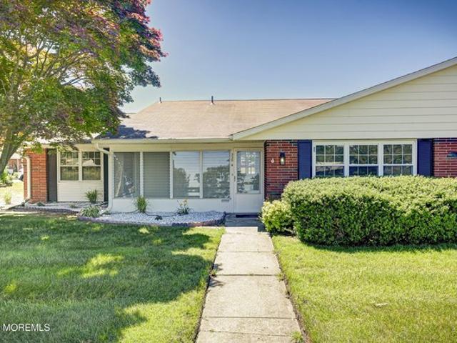 330 Canterbury Ct Unit A, Lakewood, NJ 08701