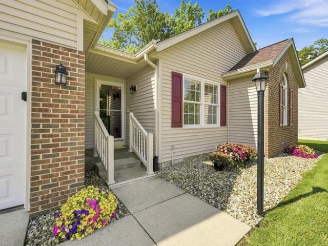 330 Carefree Ct, Niles, MI 49120