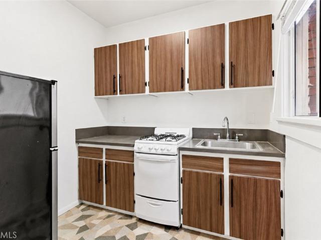 330 Cedar Avenue 205