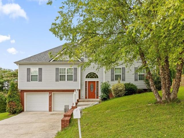330 Celestial Ln, Hixson, TN 37343