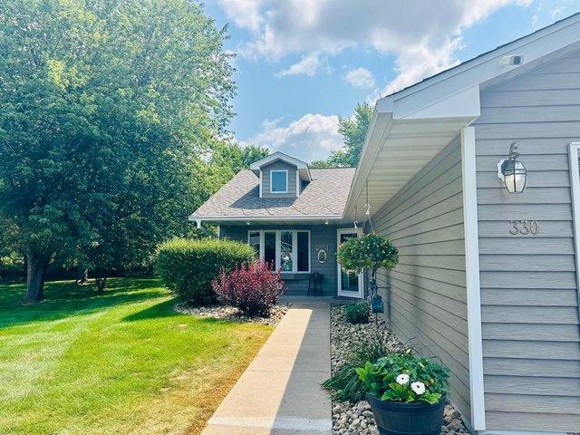 330 Creekview Ct, Baldwin, WI 54002