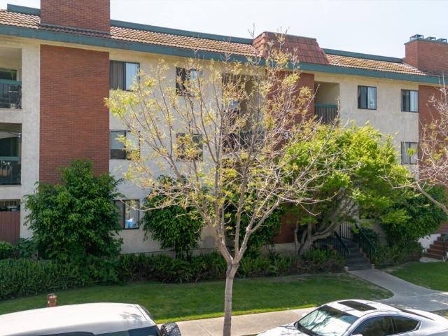330 Burchett St, Unit 206, Glendale, CA 91203 | MLS #SR26102