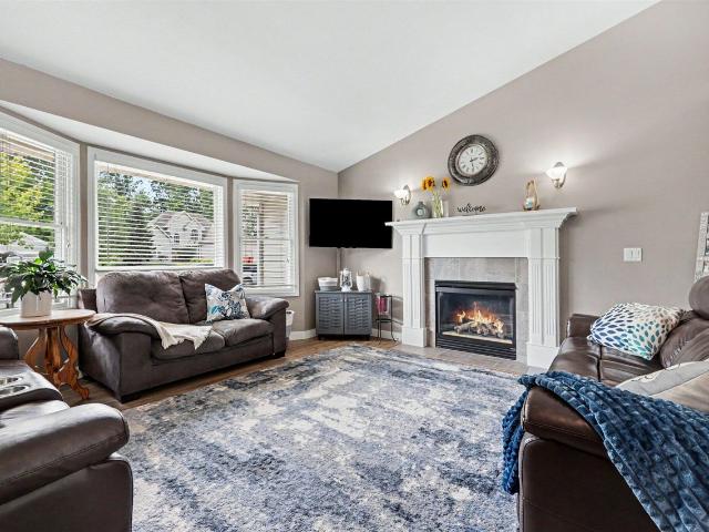 330 Glenwoods Court