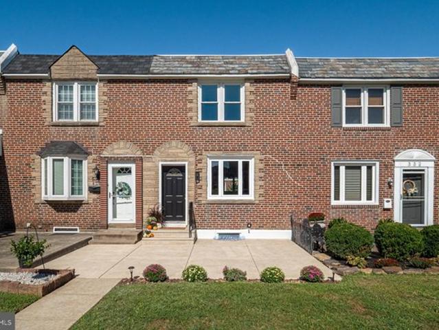 330 Gramercy Dr, Clifton Heights, PA 19018