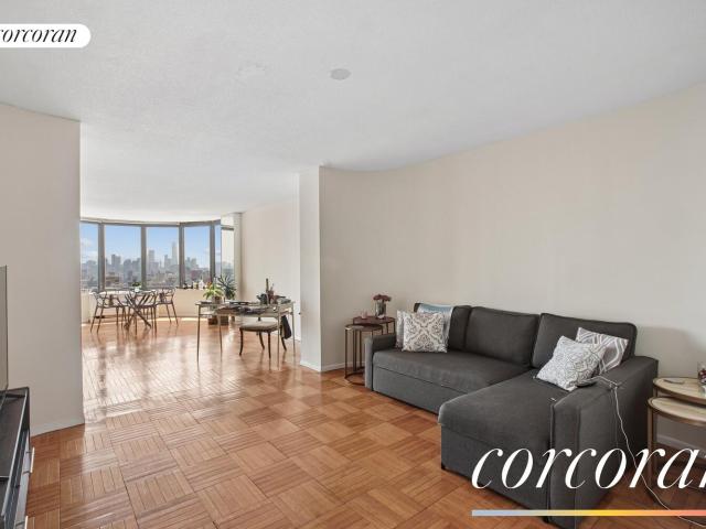 330 E 38TH Street 42Q