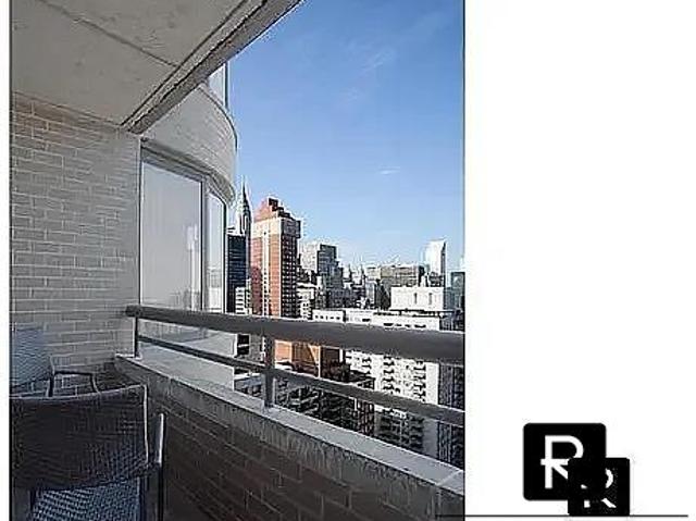 330 E 38th Street 44 I