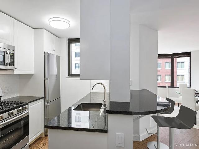 330 E 38TH Street 8E