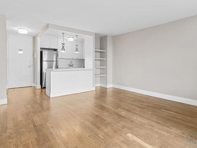 330 E 39th Street 22G