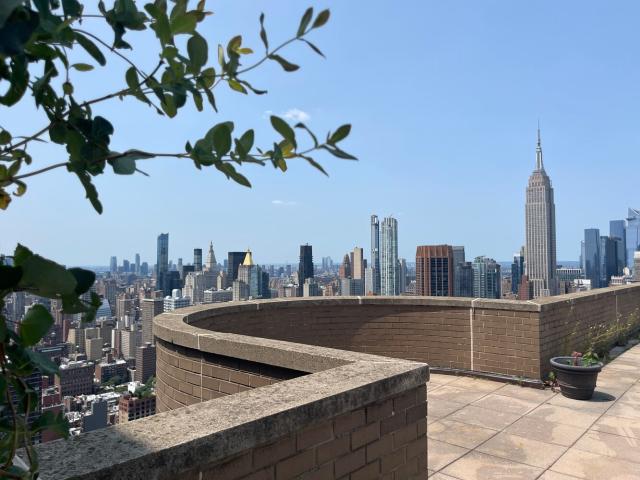 330 East 38th Street, New York, NY
