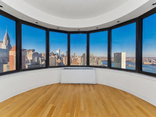 330 East 38th Street, New York, NY
